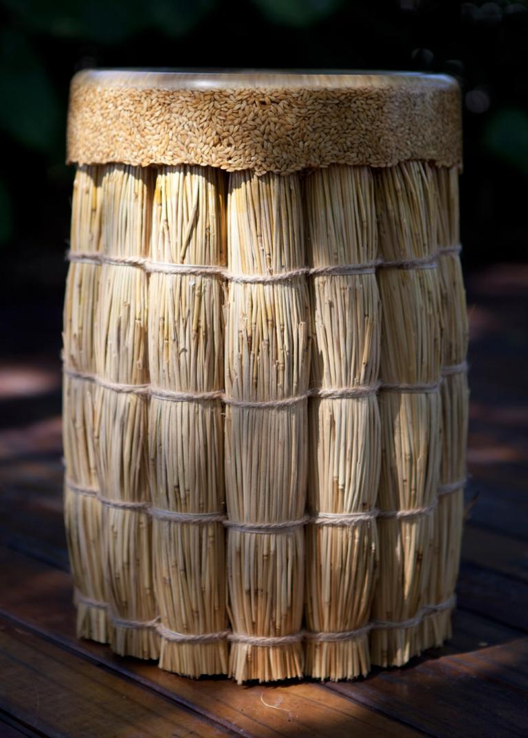 Gina hsu + nagaaki shaw: Ghế làm từ Rơm