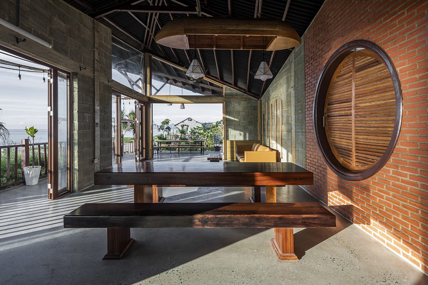Ngôi nhà 7881 Beach House phóng khoáng và gần gũi bên bờ biển Phan Rang ...