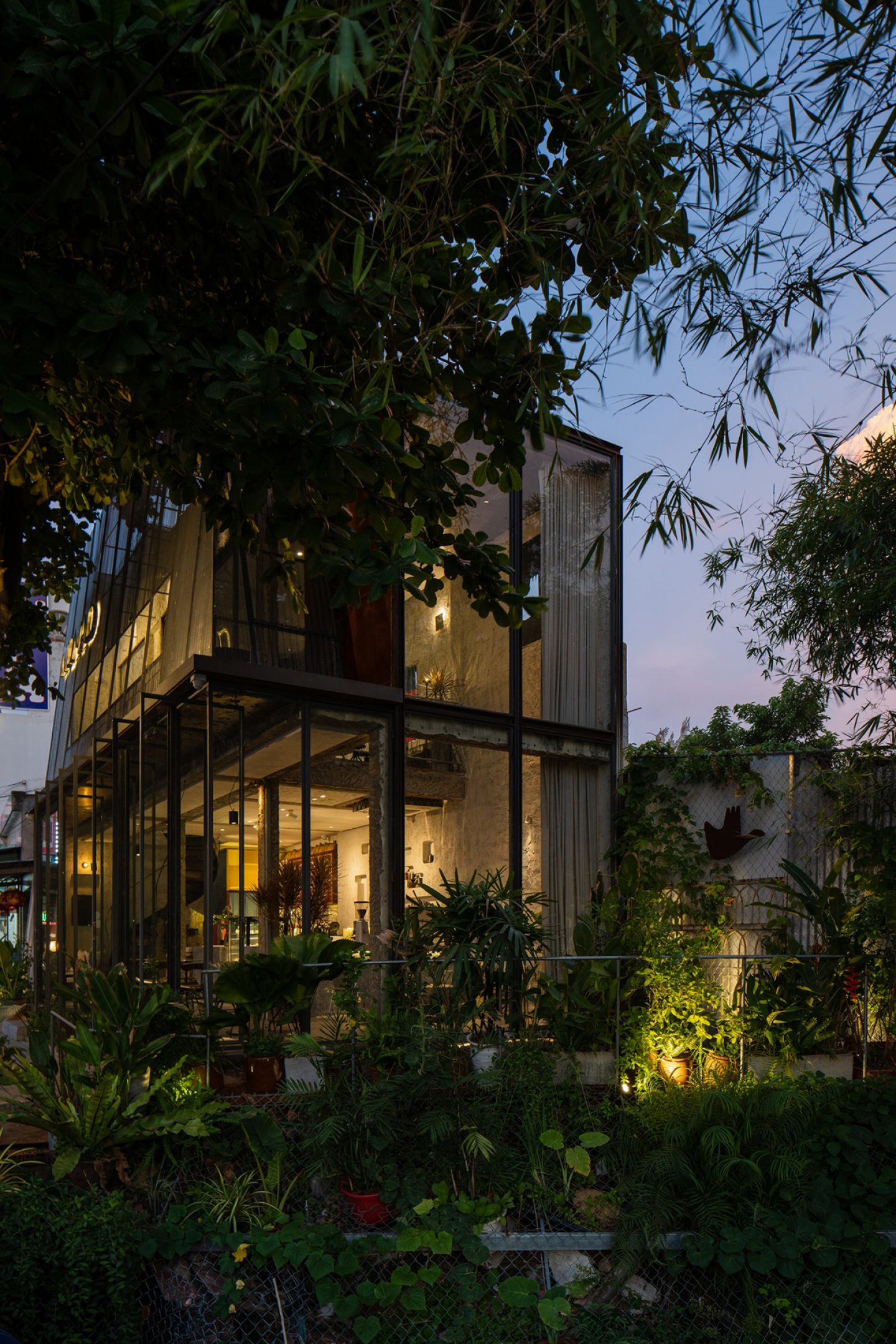 Nomad Café - Quán cafe với giải pháp có thể tái sử dụng vật liệu | A+H ...
