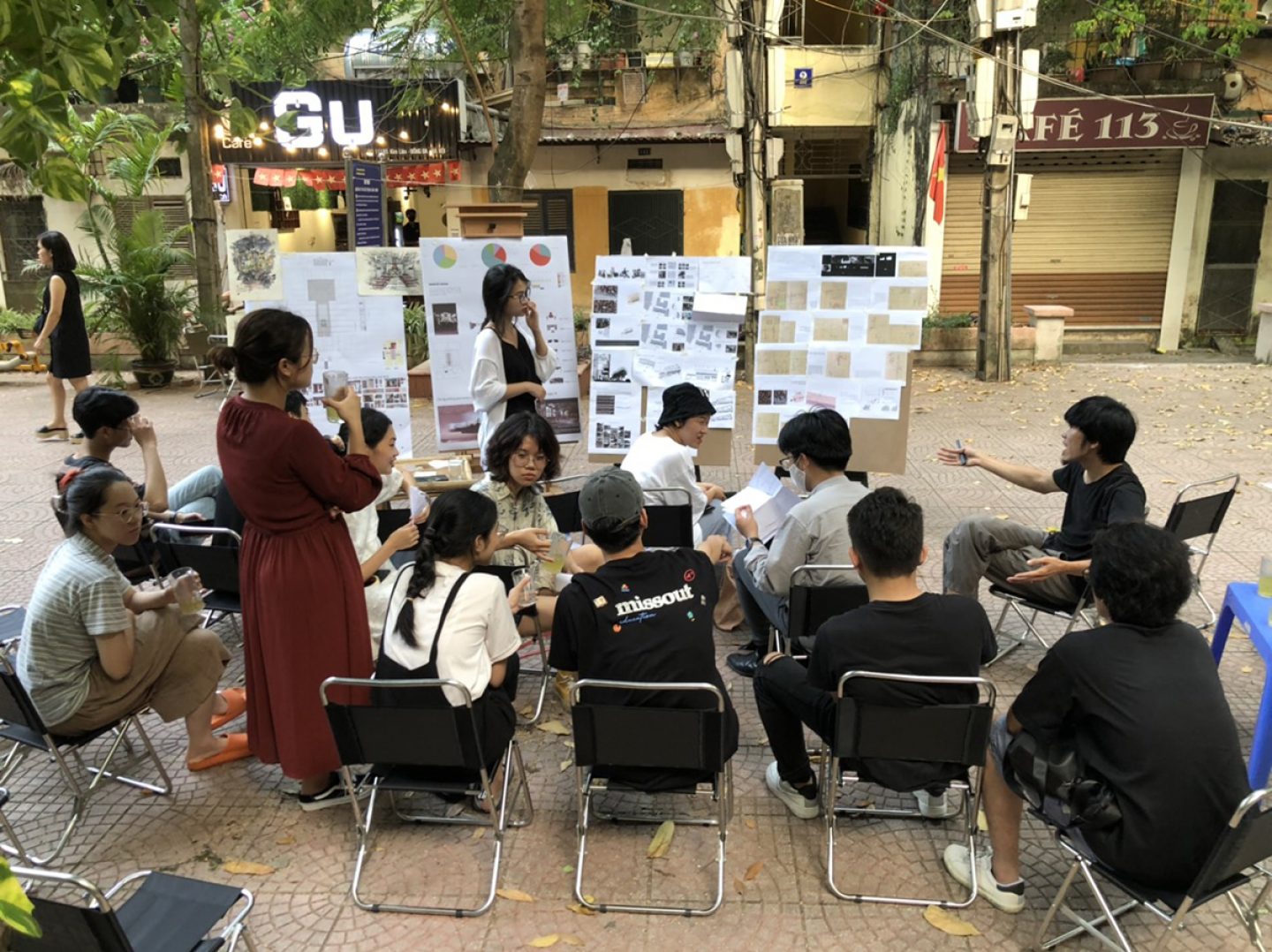 Xem thêm một số hình ảnh trong hoạt động workshop của Ad hoc housing ...