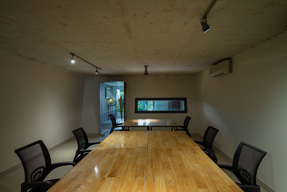 NHT HOUSE - Không gian kết hợp giữa nhà ở và văn phòng | VHA Architecture